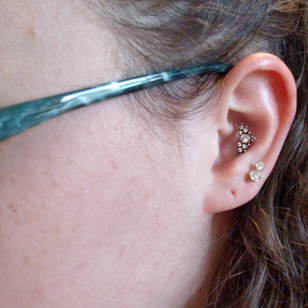 ASTM F136 Titanium Conch Labret, Curved Gem and Bead Conch Earring ...