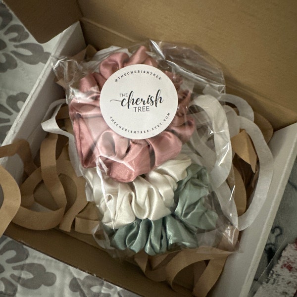 Scrunchie Keychain Wristlet, Key Fob Keychain, Scrunchie Keychain ...