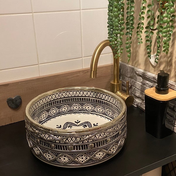 Captivating Hexagonal Zellige Tiles: A Symphony of Moroccan ...