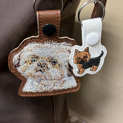 Skull and Crossbones Pirate Embroidered Snap Tab Keychain, Key Fob ...