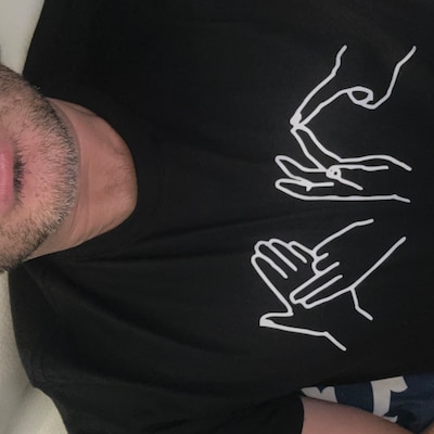 BSL British Sign Language LOVE Print Relaxed Fit T-shirt / Adult Slogan ...