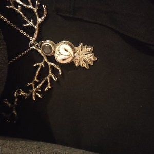 Maple Leaves Brooches With Chains, Antique Gold, Silver and Rose Gold ...