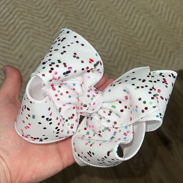 Red Rose Bow...red Roses Bow....red and White Bow...red Roses....roses ...