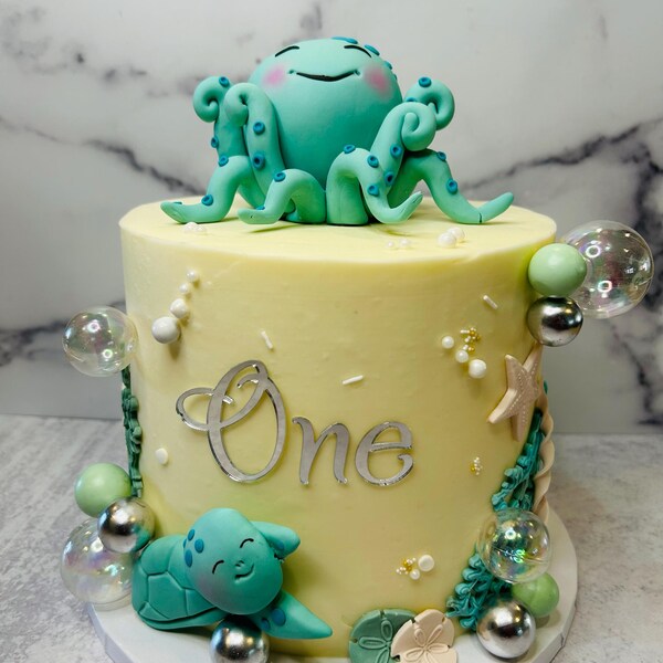 Handmade Alice in Wonderland Inspired Edible Fondant Birthday Cake ...