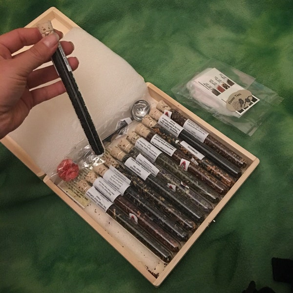 8 Assorted Blends Loose Leaf Tea Sampler Gift Set or Choose No Caffeine ...