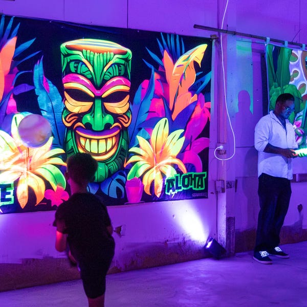 UV Reactive Décor, Triangular Ceiling Stretch Décor, Blacklight Party ...