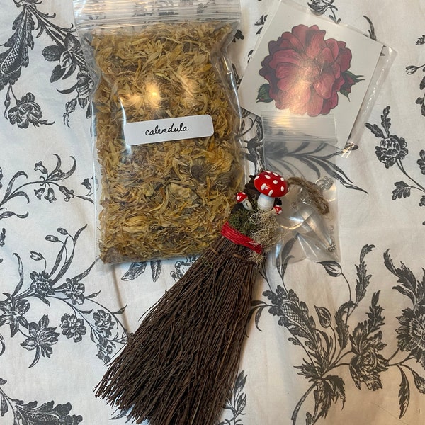 Cedar Smoke Cleansing Wands Wildcrafted Smudge Bundles Housewarming ...