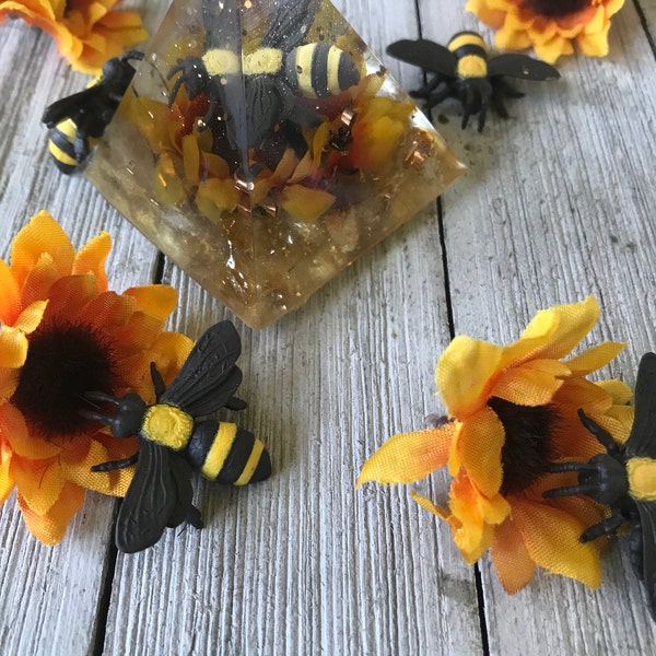 MINIATURE Bumble Bee Figurine Insect Animal Mini Figure Terrarium Dollhouse Diorama Small Tiny ...