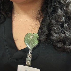 Realistic Leaf Badge Holder Tropical Plant Badge Reel Retractable Nurse ...