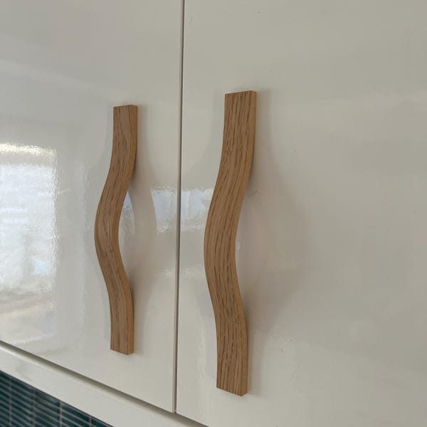 Modern, Stylish, Wooden Furniture Drawer Pulls. Natural Bird's Eye ...