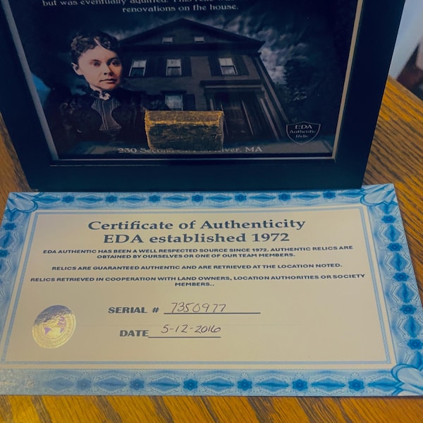 ELVIS PRESLEY Graceland Mansion Soil Relic Souvenir Artifact Personal Artifact Collectible ...