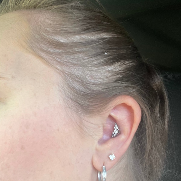 ASTM F136 Titanium Conch Labret, Curved Gem and Bead Conch Earring ...