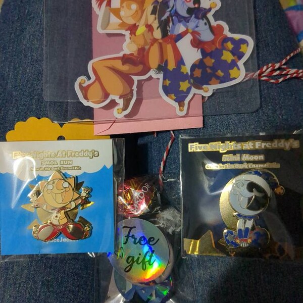 FNAF Smol Sun and Mini Moon Glow-in-the-dark Enamel Pins Free Sticker ...