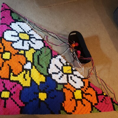 FLOWERS FOREVER C2C Graph Pattern With Row by Row Written Color Chart ...