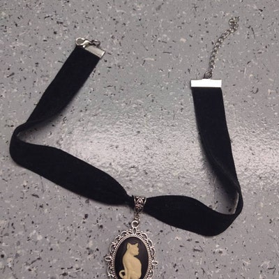 Gothic White Rose Choker, White Rose Necklace, Black Velvet Choker ...