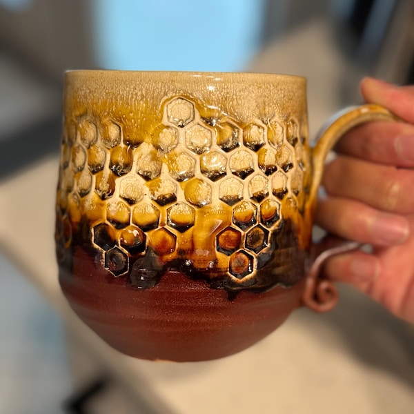 Pottery Mug With Lid, Bee Pottery Honeycomb, Bee Decor, Gift Mug for ...