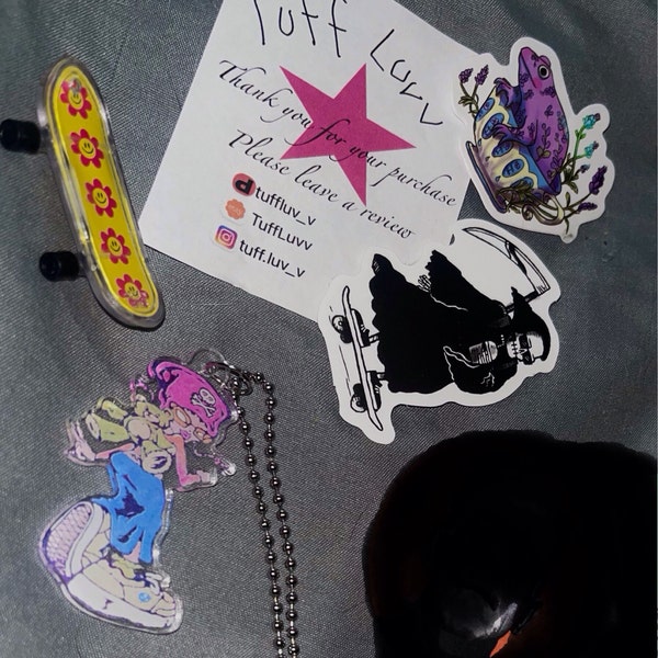 Restocked! Early 2000s Y2k Holographic Keychains Emo Charms Emily the ...