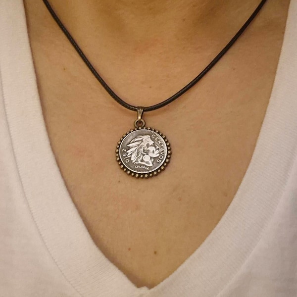 1969 Large Queen Elizabeth 7 Sided Cut Coin Pendant Necklace - Etsy