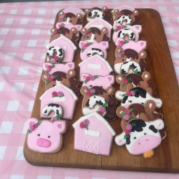Barn Cookie Cutter, Fondant and Playdoh Cutters Too! - Etsy