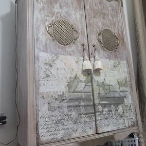 Golden Emblem Decor Mould Redesign With Prima 5x - Etsy