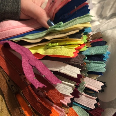 100 YKK Nylon Zippers 9 Inches 3 Coil Assorted Colors 100 Ykk Zippers ...