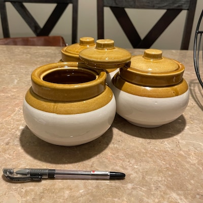 Old Fashioned Round Ceramic Pickle Jar, Achaar Barni for Dining Table ...