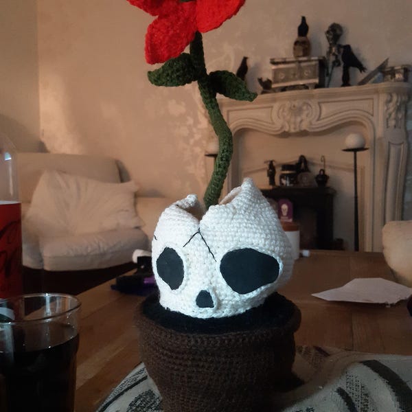 Crochet Skull Halloween PATTERN | Amigurumi | Flower in Skull | Crochet ...