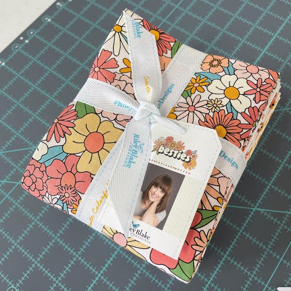 Vibrance 22 Piece Fat Quarter Bundle, Riley Blake Designs, FQ-15950-22 ...