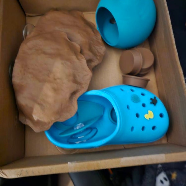 Pink Princess Philodendron Ledge for 0.5oz Deli Cup | Crested Gecko ...