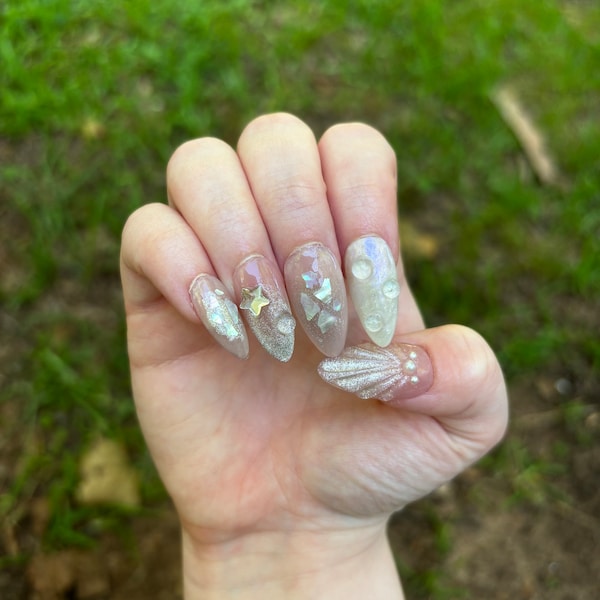 Hand-painted Free-style Seashell 3D Summer Almond Press on Nails ...