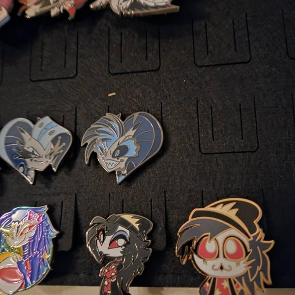 Chibiformer Bumblebee & Ratchet | Hard Enamel Pin | Transformers ...