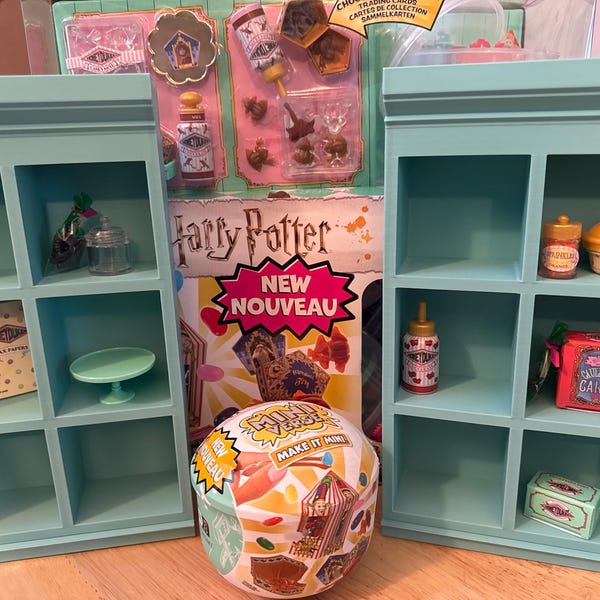 Miniverse Bakery Display Case - Honeydukes Sweet Shop or Bakery 1:6 ...