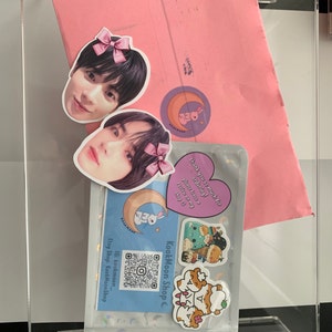 Le Sserafim I Love My Girlfriend Buttons - Etsy