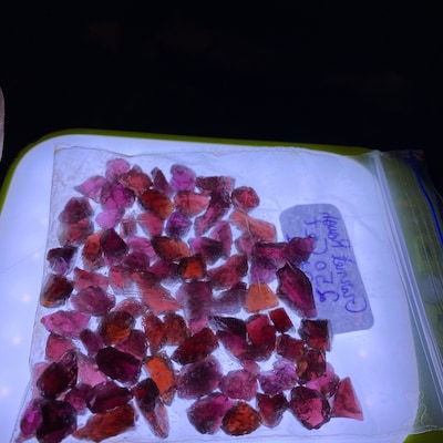 High Quality 1000 Pieces of Natural and Drilled Gemstone Chips Mix ...