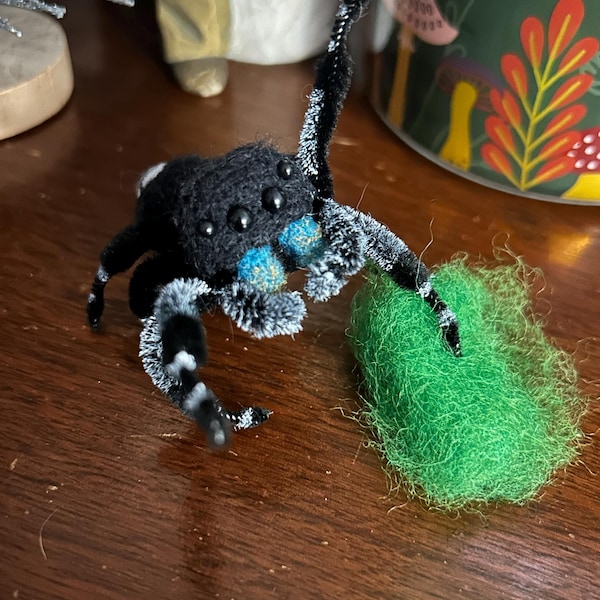 Needle Felted Jumping Spider Sculpture, Poseable Wool Toy - Etsy