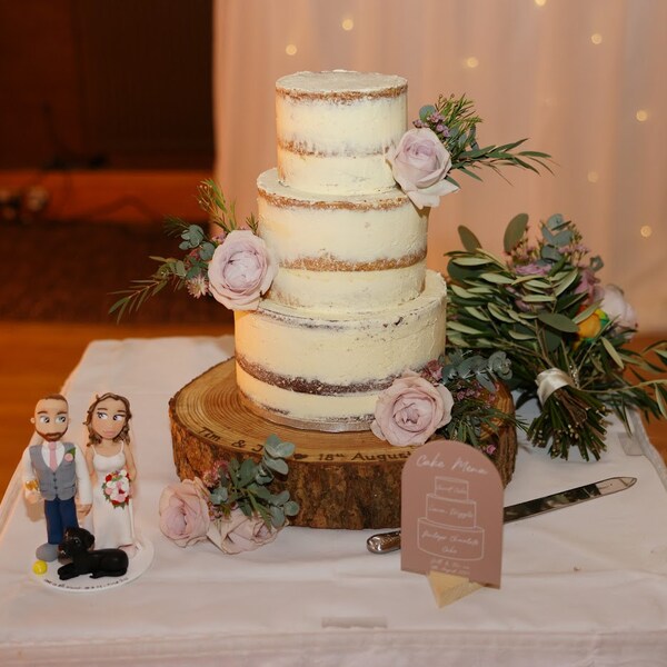 Personalised Rustic Log Wooden Wedding Cake Stand, Ideal for Weddings ...