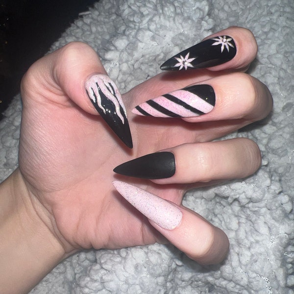 Klowns in Space-reusable Press-on Nails/clown Nails/luxury Gel Nails ...