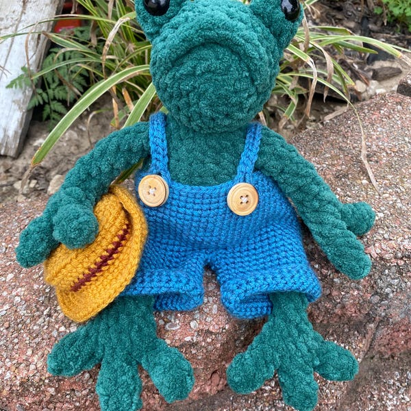 Herbert the Frog Crochet Pattern – Low Sew Doll With Overalls (PDF ...