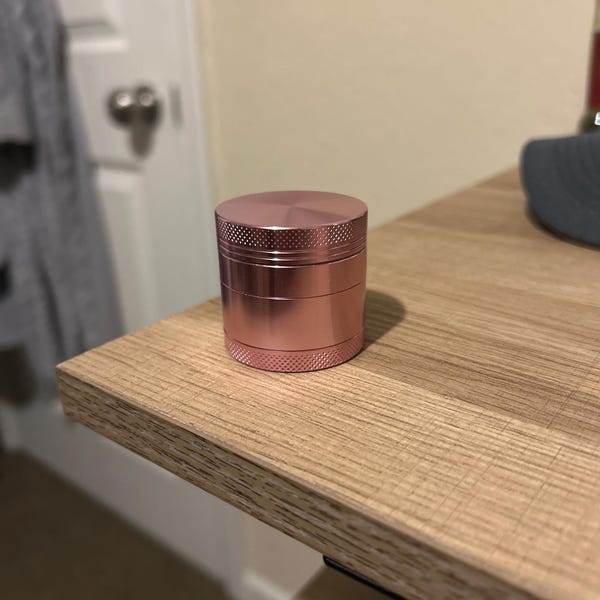Free Gifts | Premium Pink 4 Piece Herb Spice Grinder | Cute Grinder ...