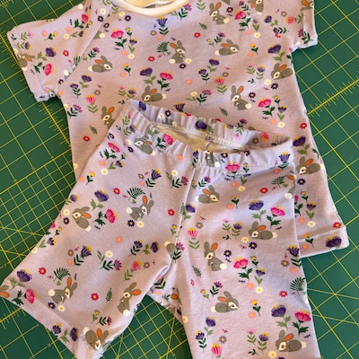 Peter Rabbit Fat Quarter Bundle, 100% Cotton, Beatrix Potter Fabric ...