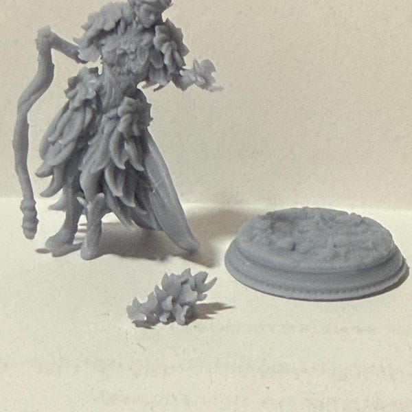 Blossomwing Druid Mini - Bloom Druid - Female Fey Folk - Female Druid ...