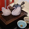 Resin Color-changing Tea Pet Couple Swan Sculpture / Tea Table ...