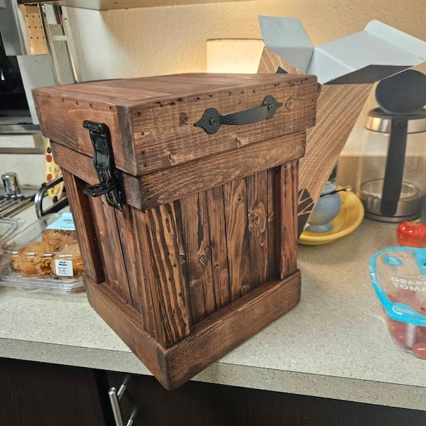 Country Kitchen Trash Can, Wood Trash Bin, 13 Gallon Trash Bin, Garbage ...