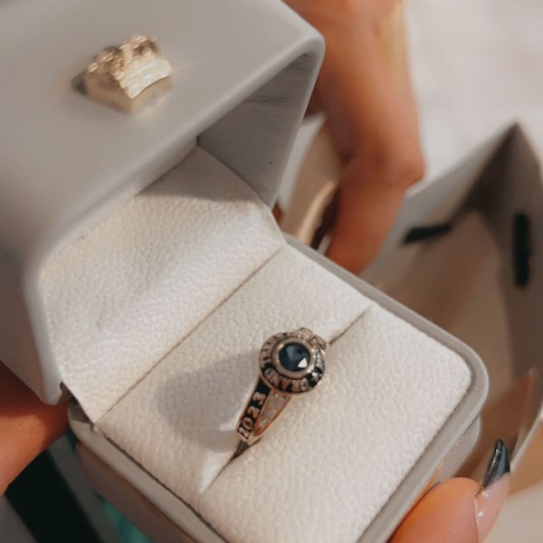 Women's Class Ring Custom Made for High Shcool and College Grads ...