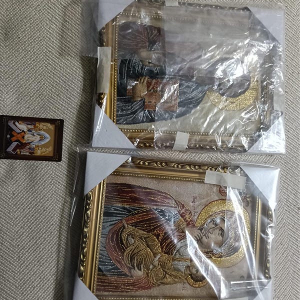 Small Wooden Orthodox Icons With the Resurrection of Jesus Christ ...