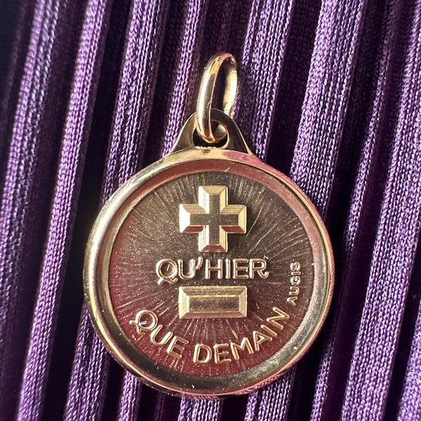 French Augis Love Charm 18k Gold Qu'hier Que Demain L'essentielle Mini ...