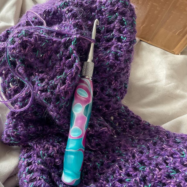 Ergonomic Crochet Hook Set in Honey and Black Resin With ...