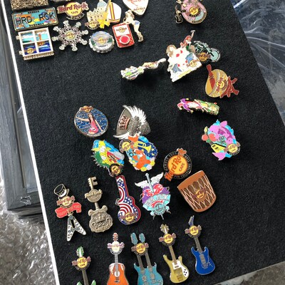 Pin Badge Display Metal-frame, Enamel Pin Display Box for Collector ...