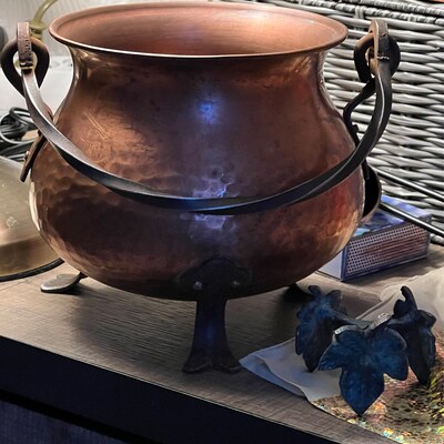 Vintage Red Copper Hammered Cauldron, Witches Pagan Ritual Pot, Tapiol ...