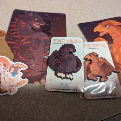 Godzilla King of Monsters 5 Inch Vinyl Sticker & Kaiju Collectable Card ...